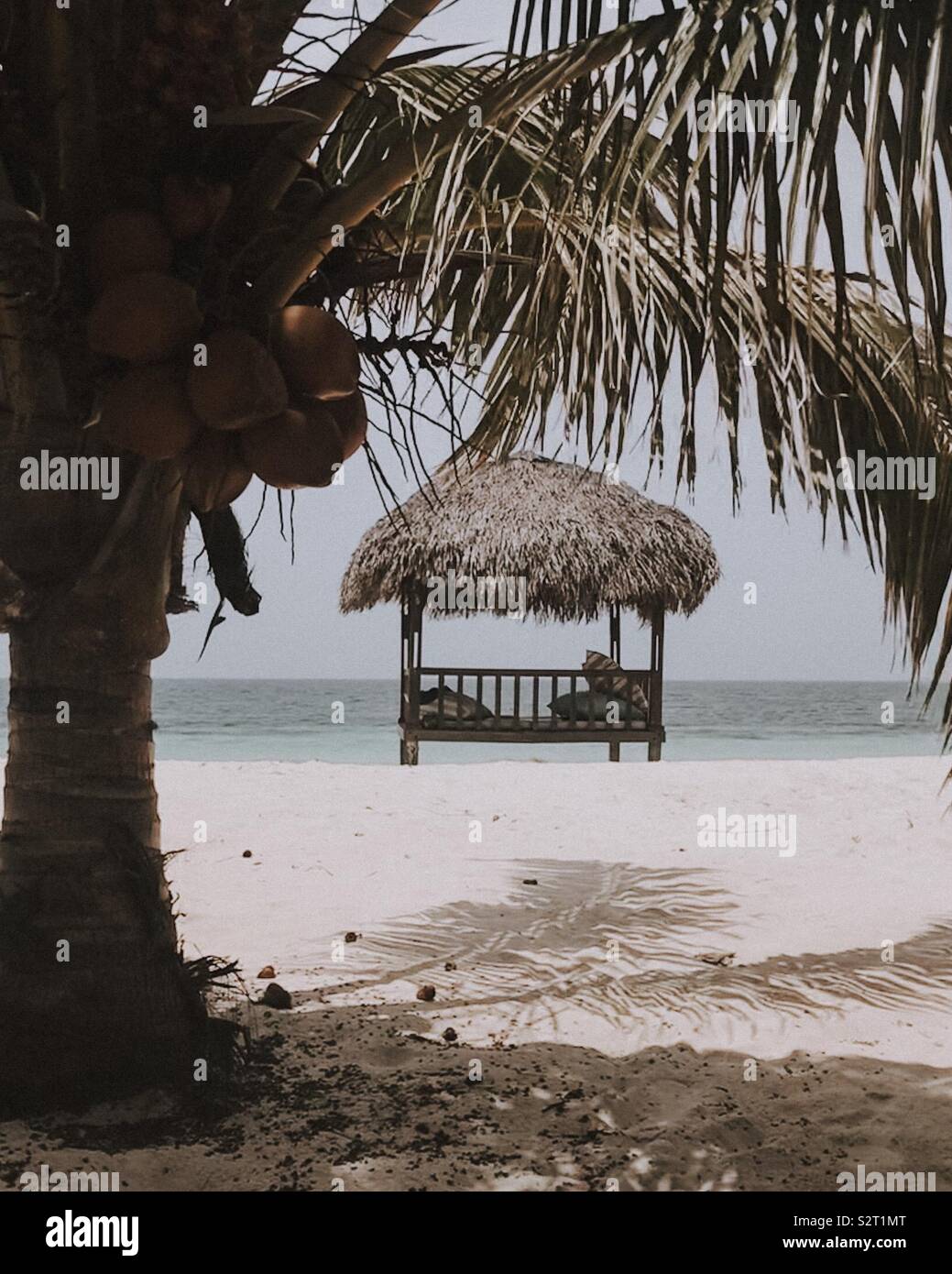 Beachfront scenery hi-res stock photography and images - Alamy
