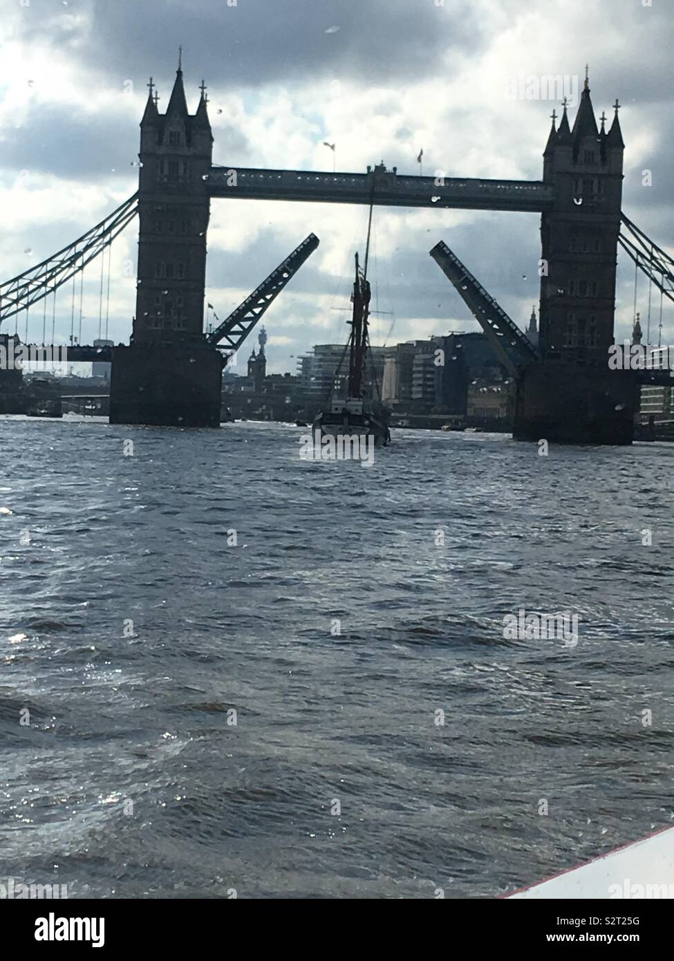 Tower bridge opening hi-res stock photography and images - Alamy