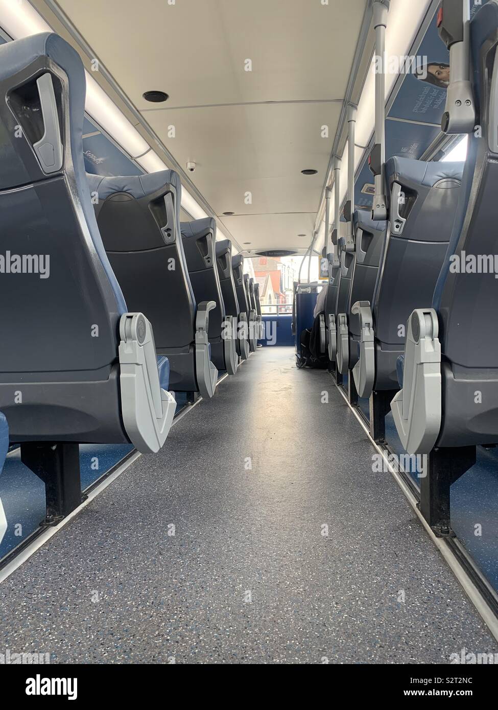 Top deck of the bus hi-res stock photography and images - Alamy