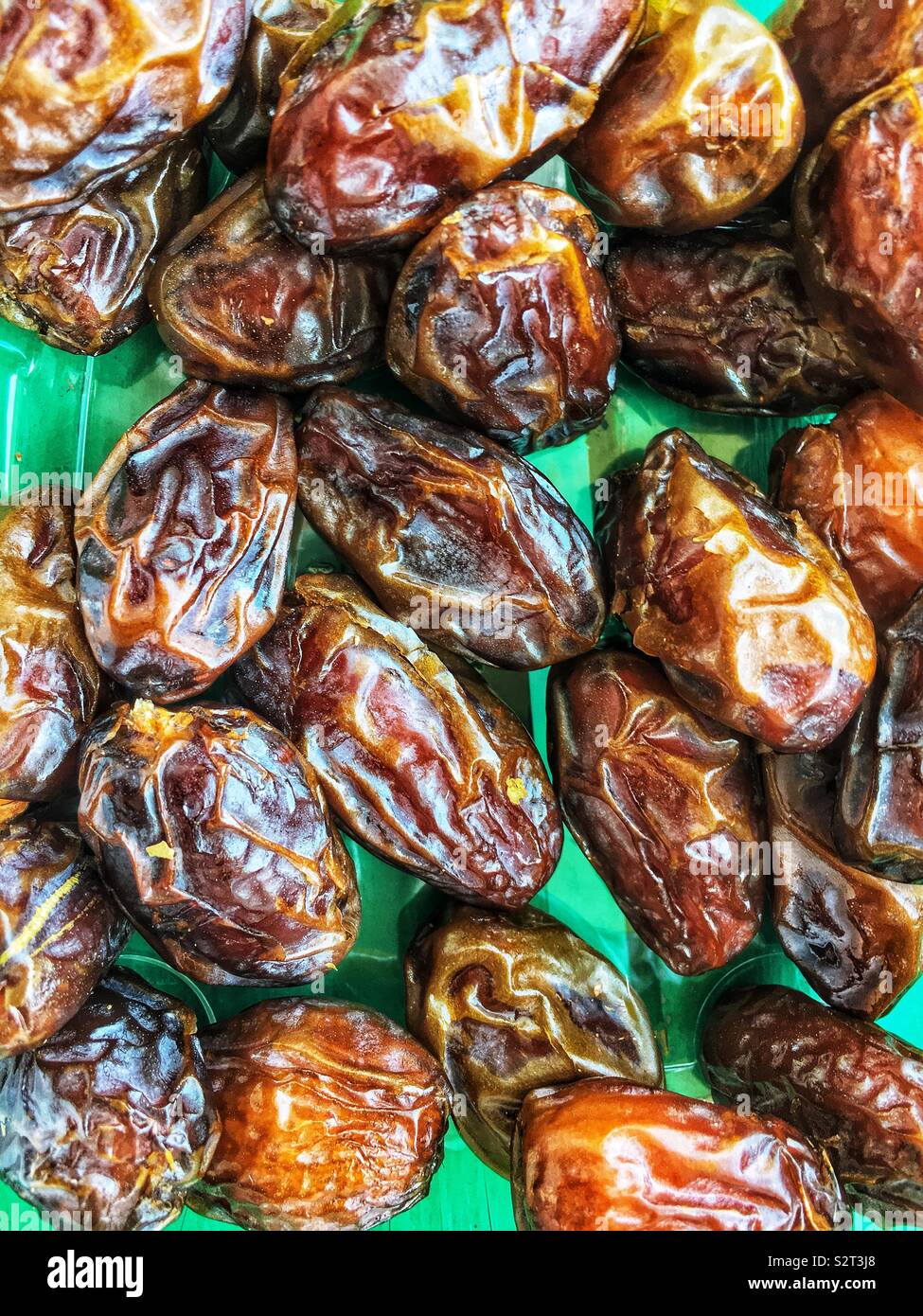 Tropical edible sweet fruit dates, Phoenix dactylifera Stock Photo - Alamy