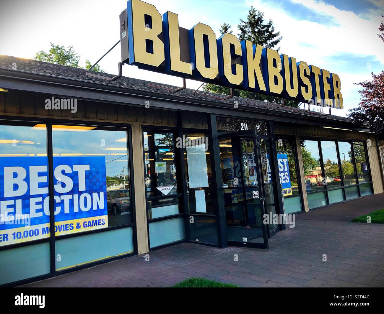 Blockbuster video hi-res stock photography and images - Alamy