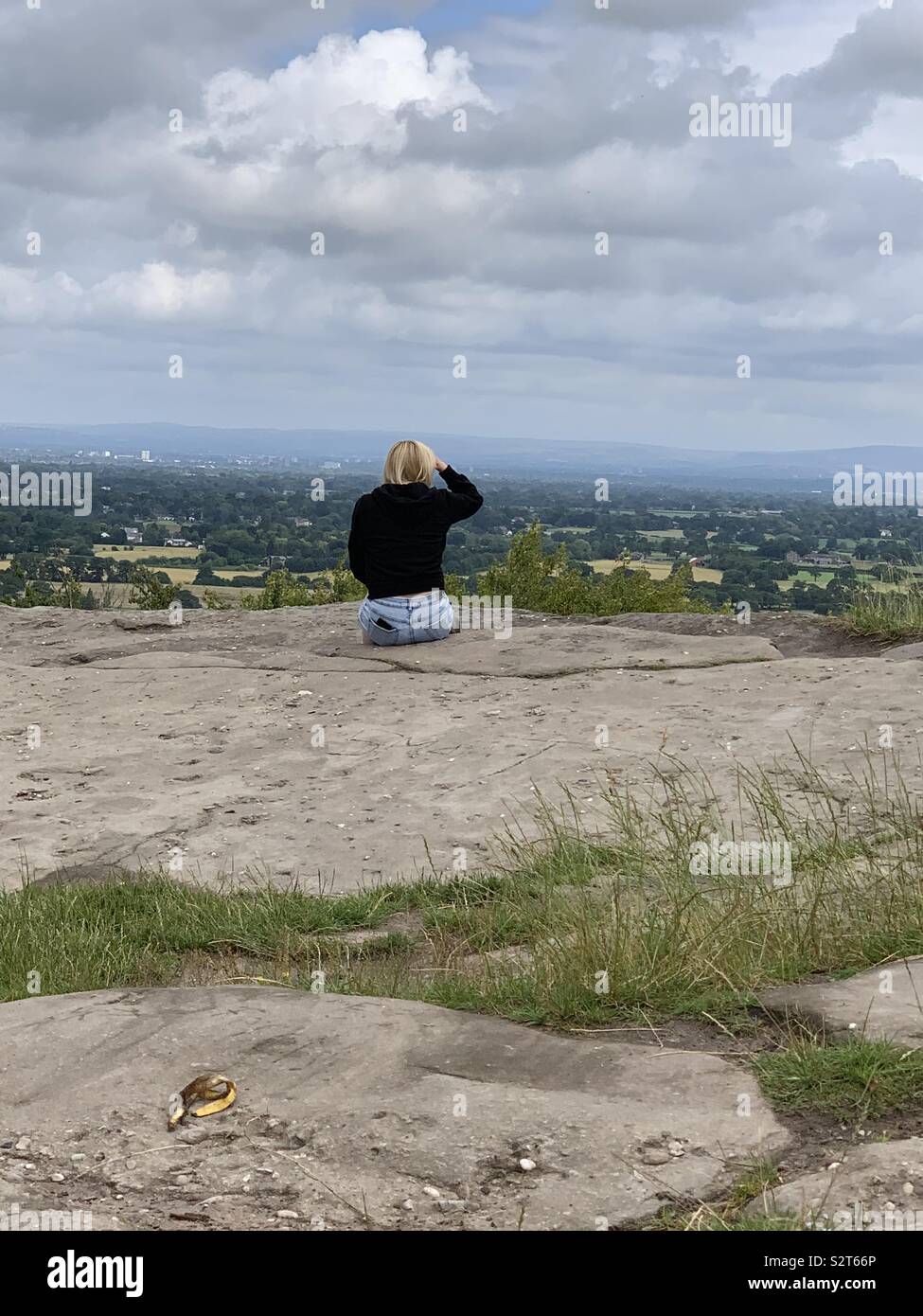 Over the edge hi-res stock photography and images - Alamy