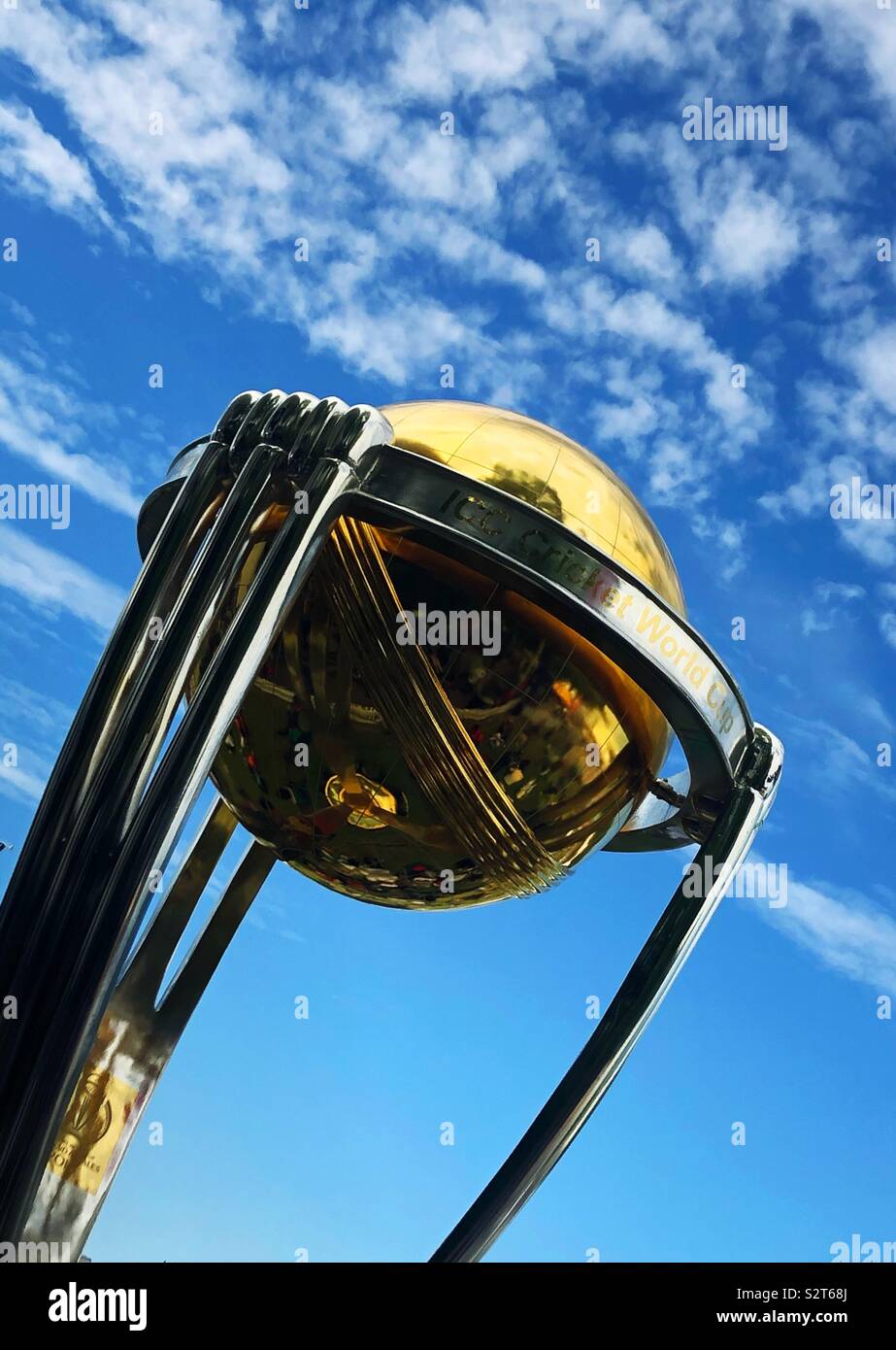 Cricket world cup trophy hi-res stock photography and images - Alamy