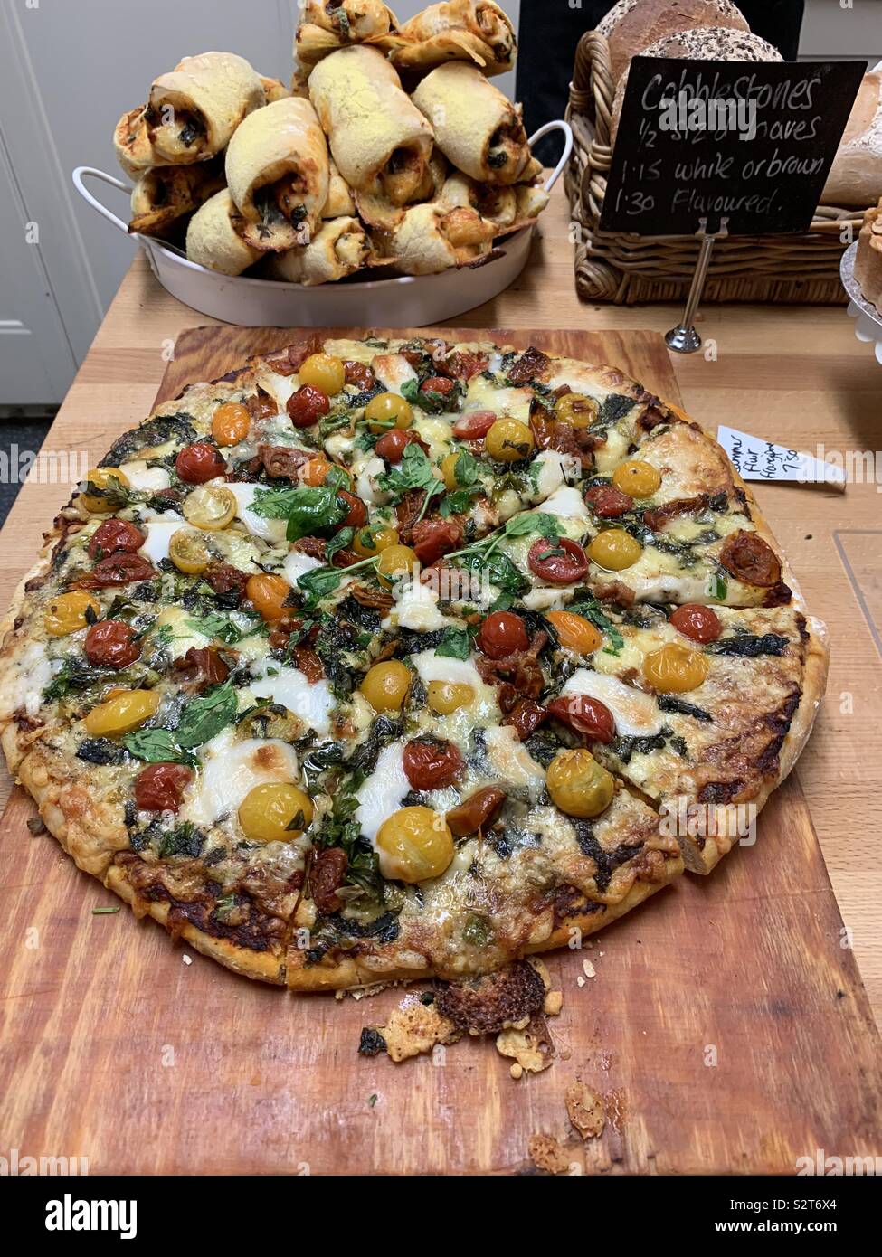 Bakery pizza hi-res stock photography and images - Alamy