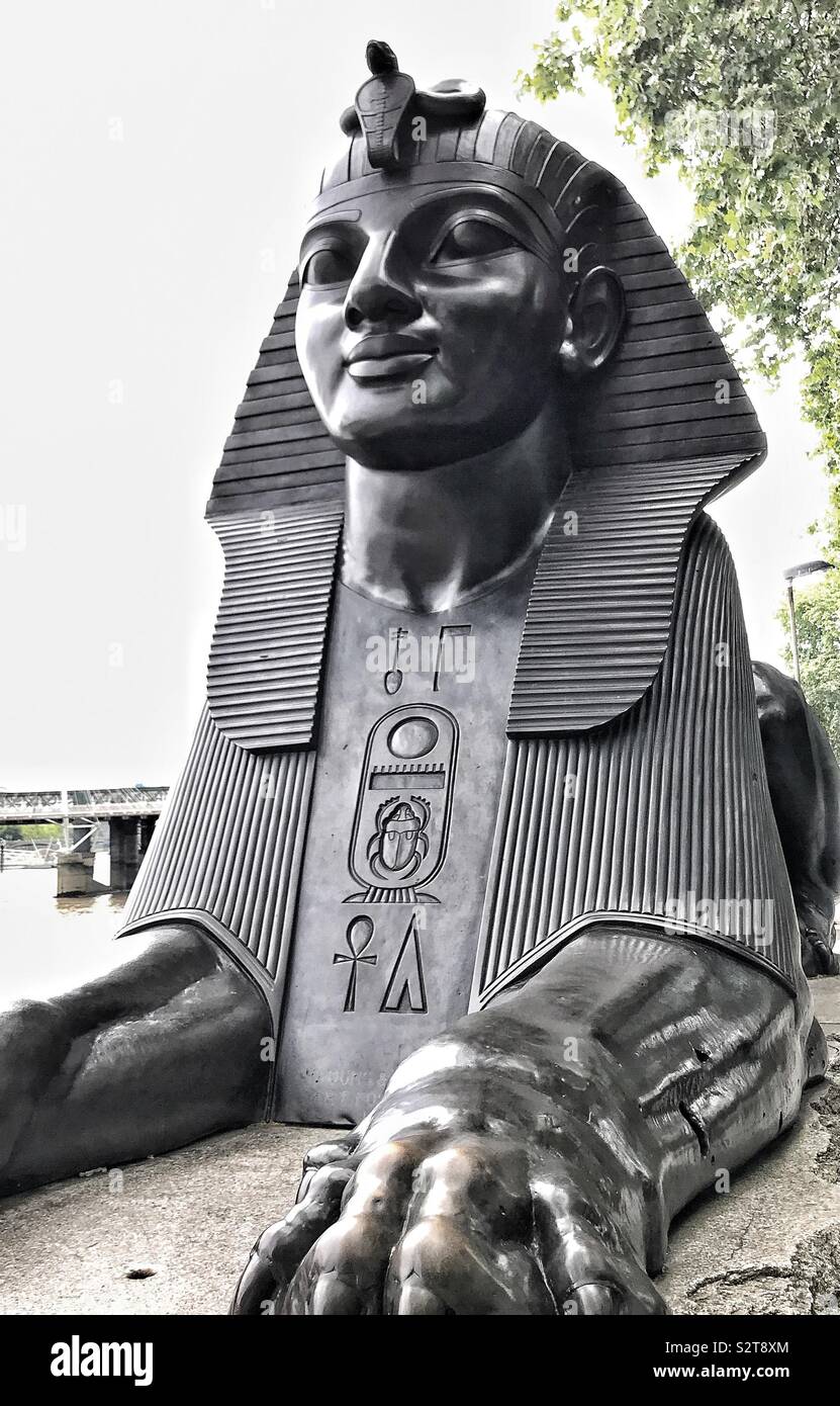 Statue sphinx london embankment hi-res stock photography and images - Alamy