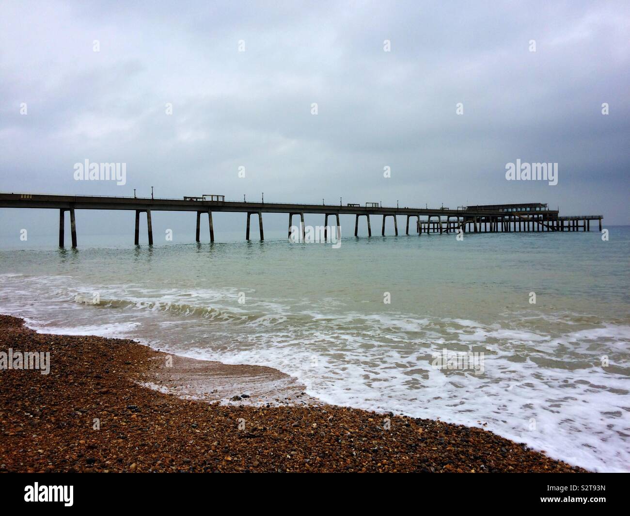 Deal pier kent cafe hi-res stock photography and images - Alamy