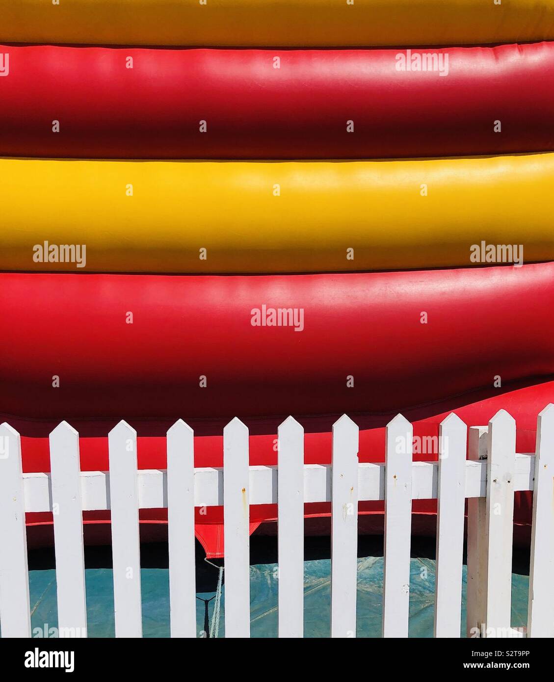 Abstract lines in red, yellow and white Stock Photo - Alamy