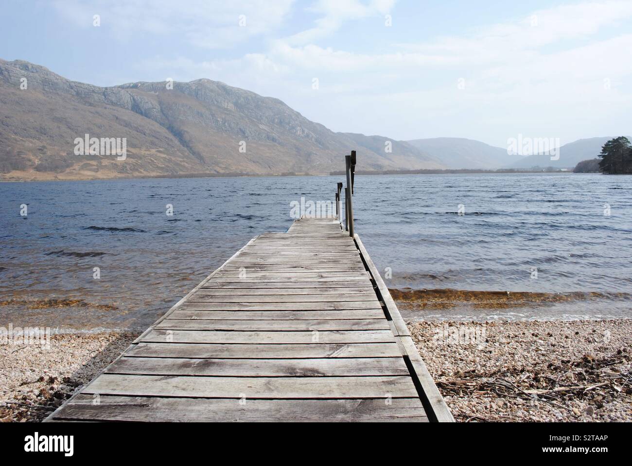 Loch maree jetty hi-res stock photography and images - Alamy