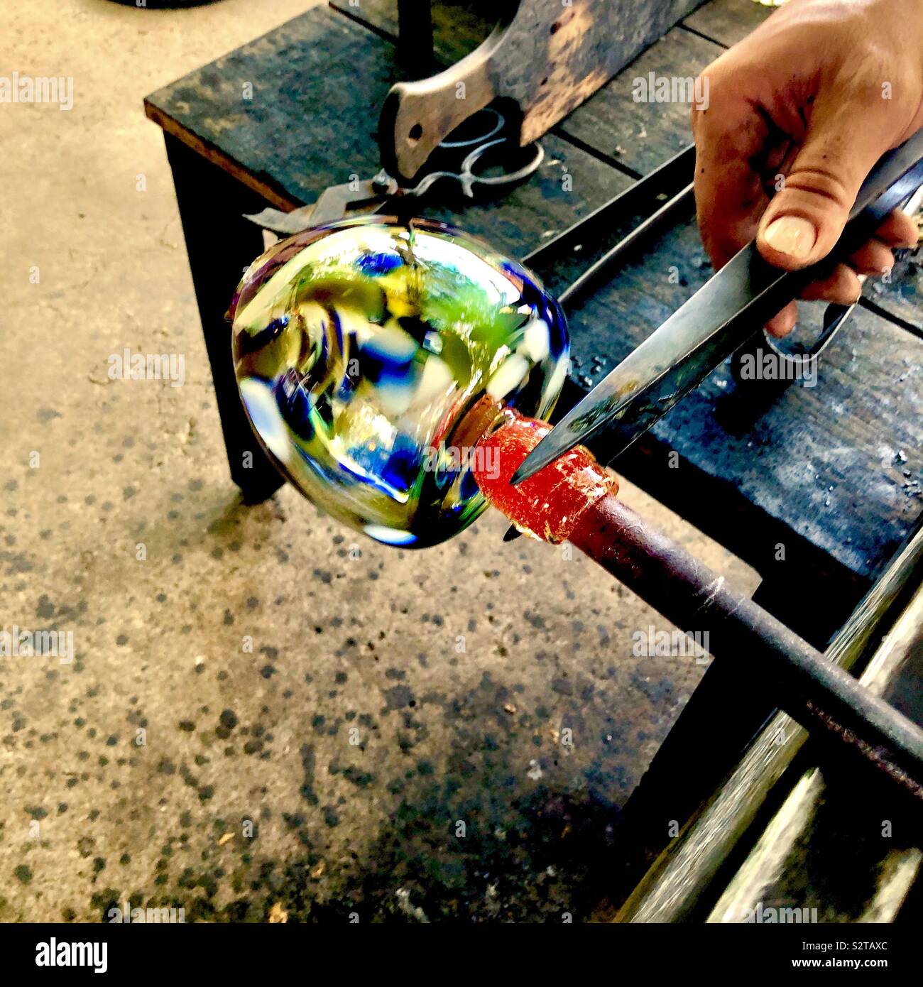 Shaping art hi-res stock photography and images - Alamy
