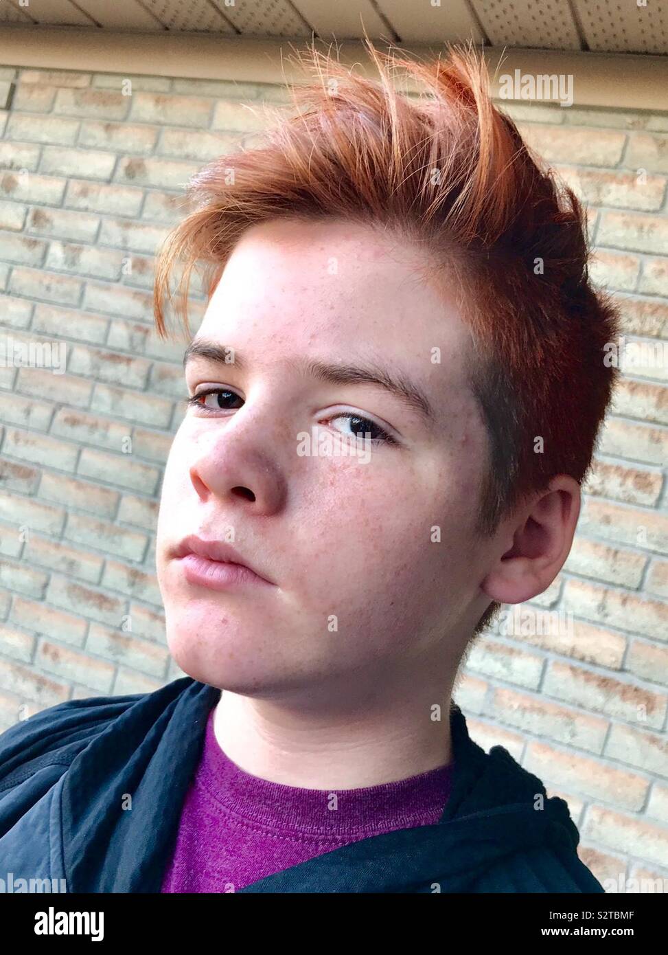 Grumpy teen hi-res stock photography and images - Alamy