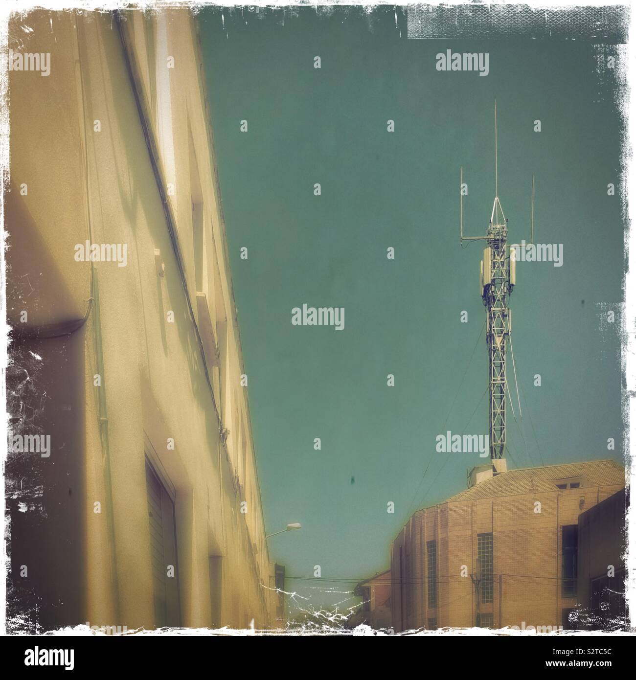 Cellphone tower hi-res stock photography and images - Alamy
