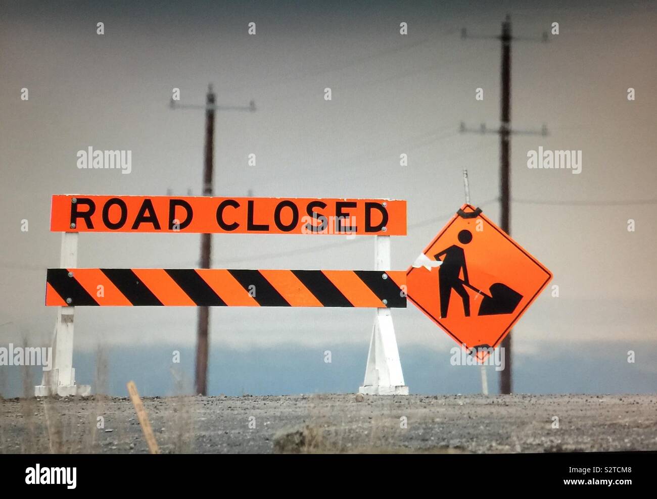 Closed signs hi-res stock photography and images - Alamy