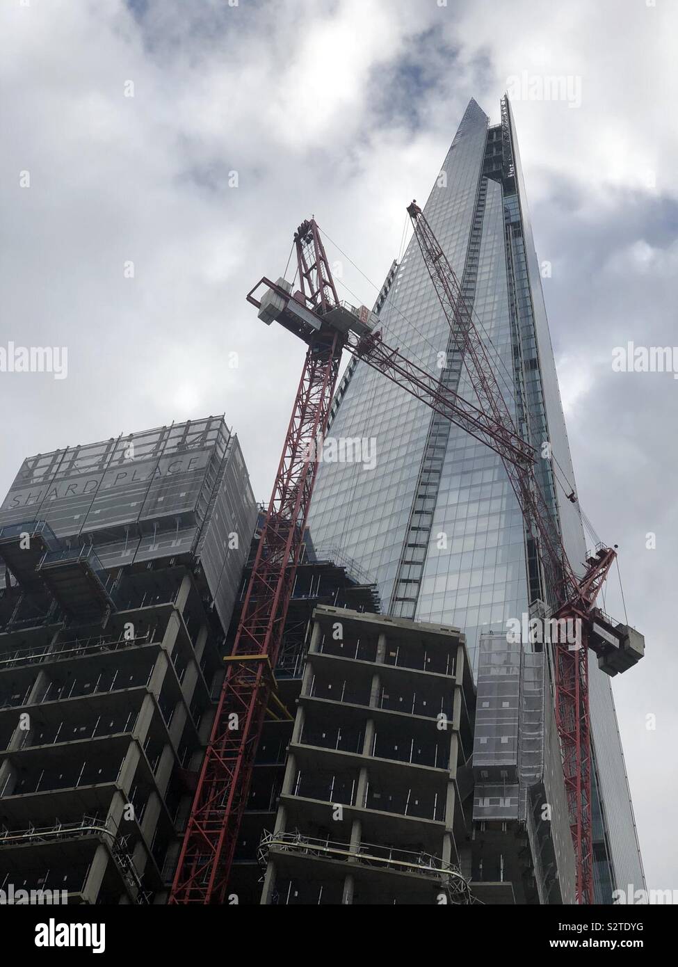 The shard construction hi-res stock photography and images - Alamy
