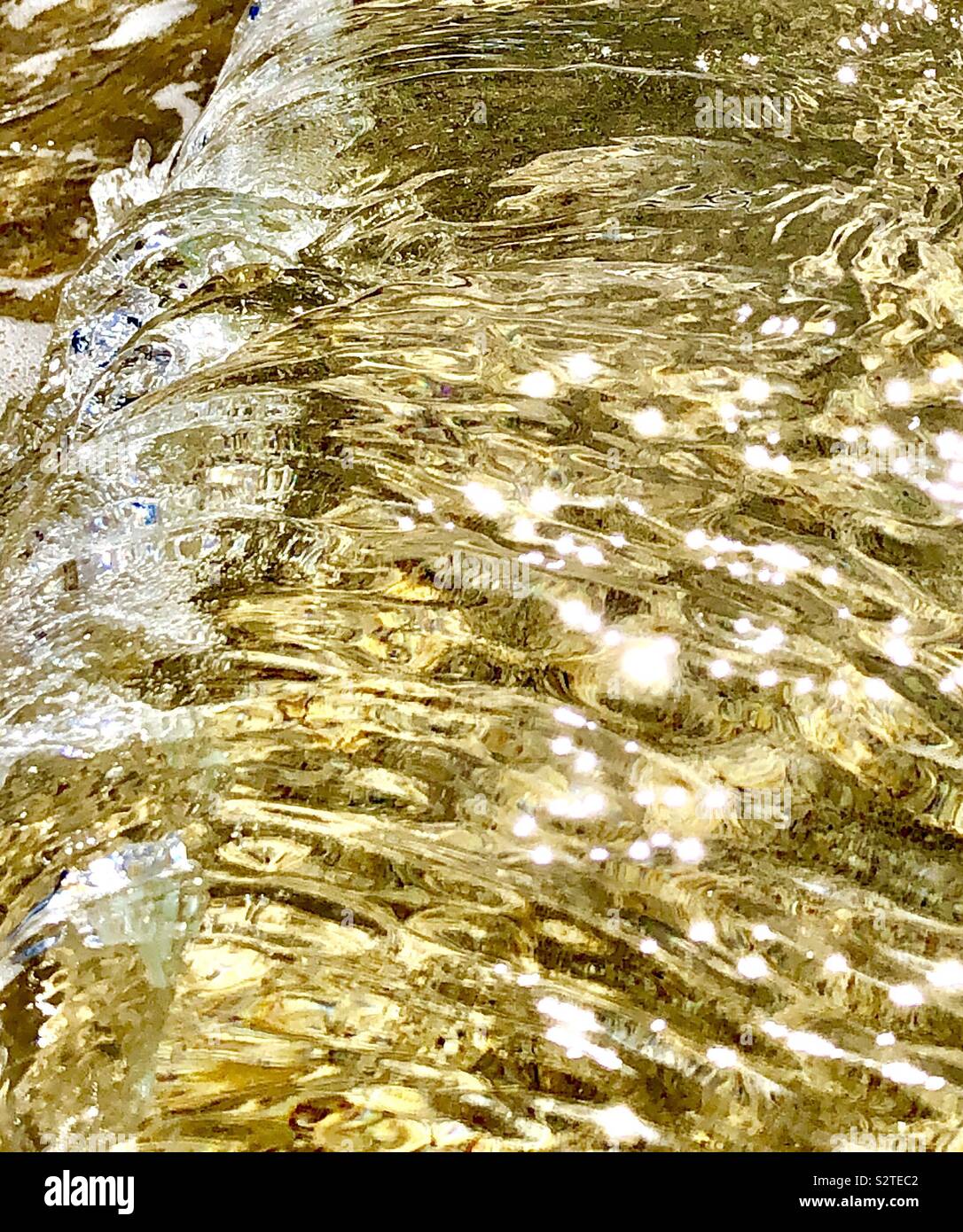 Flowing ocean surf hi-res stock photography and images - Alamy