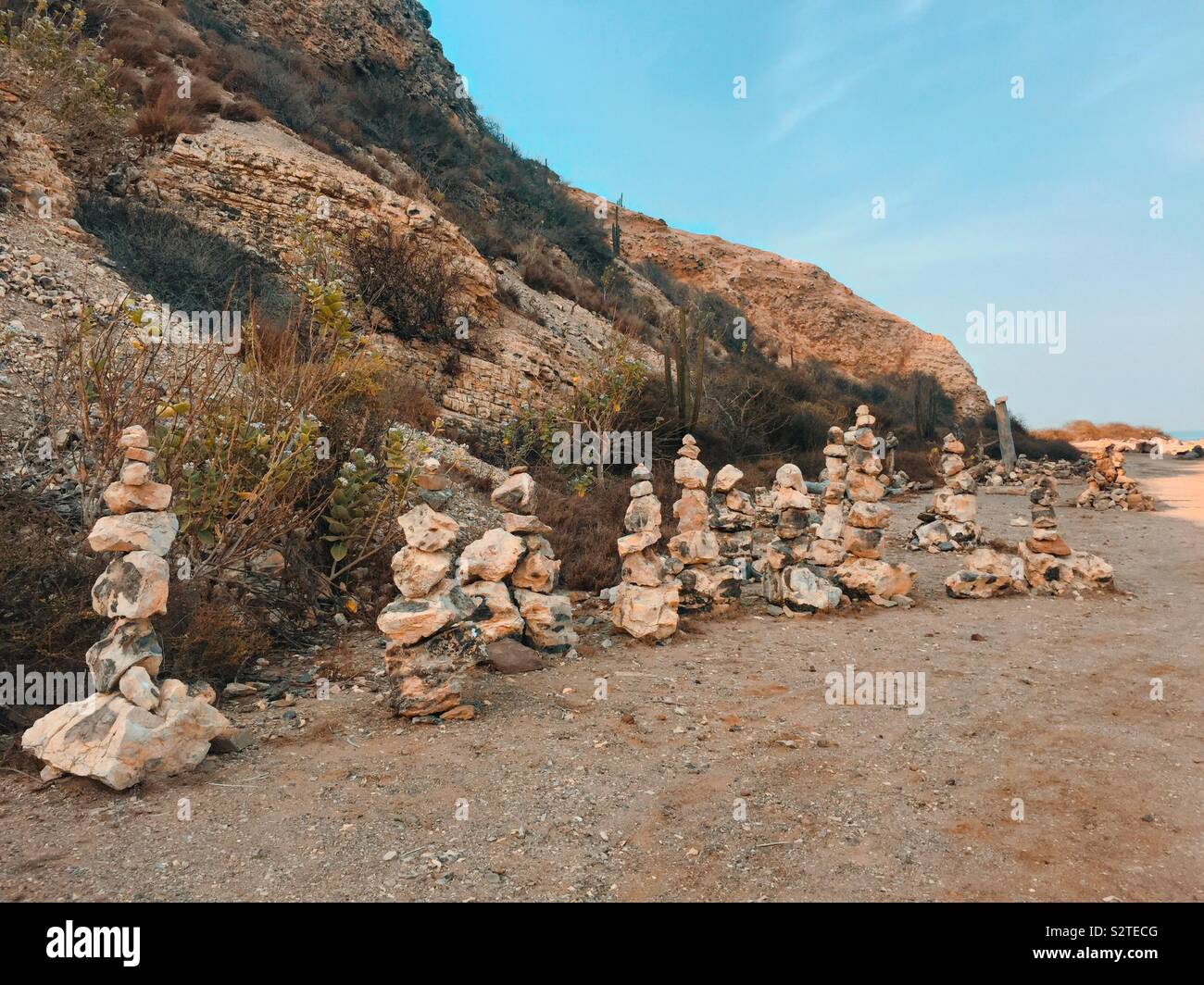 Balancing rock trail hi-res stock photography and images - Alamy