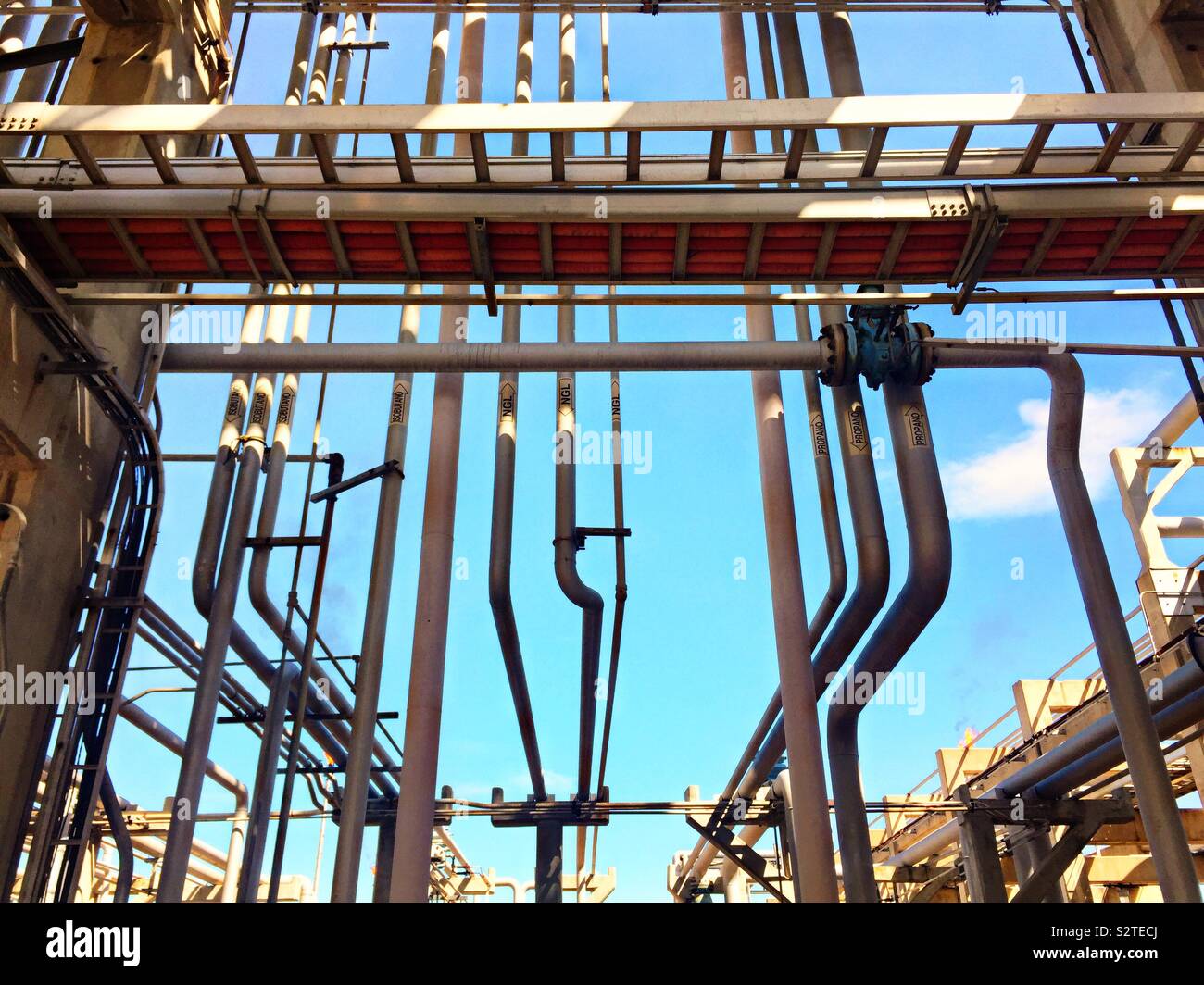 Pipe rack hi-res stock photography and images - Alamy