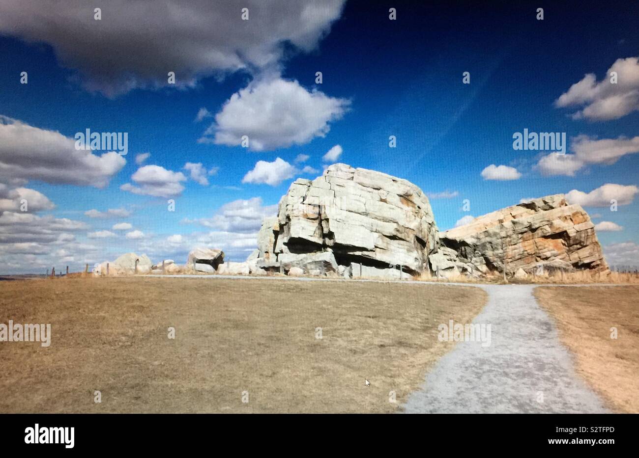 Okotoks erratic, quartzite rock, tourist attraction, Alberta, Canada ...