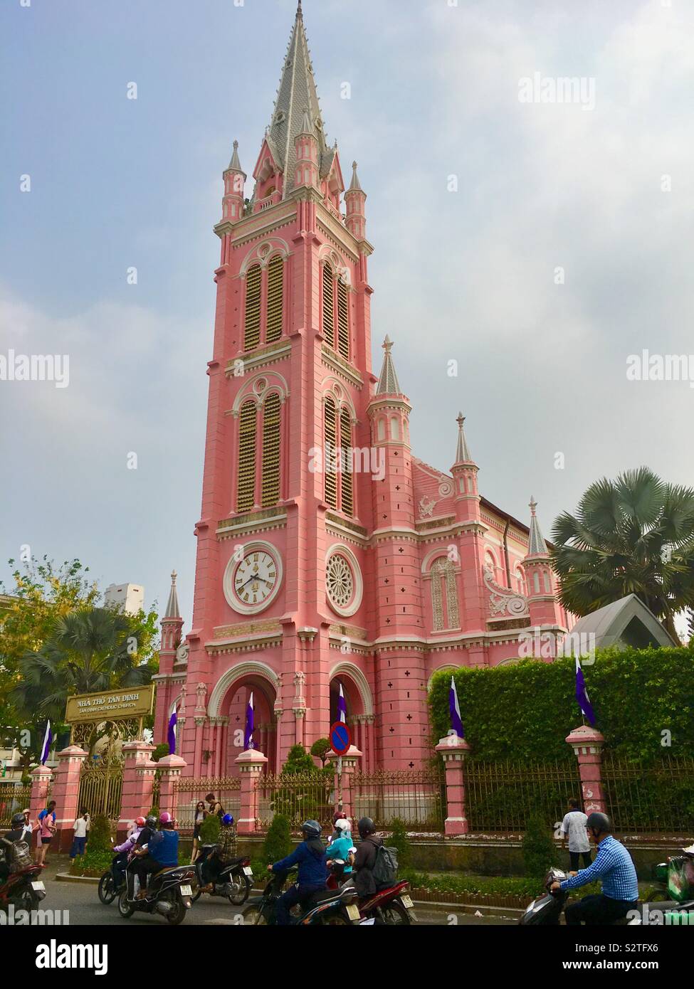 Vietnamese catholic church hi-res stock photography and images - Alamy