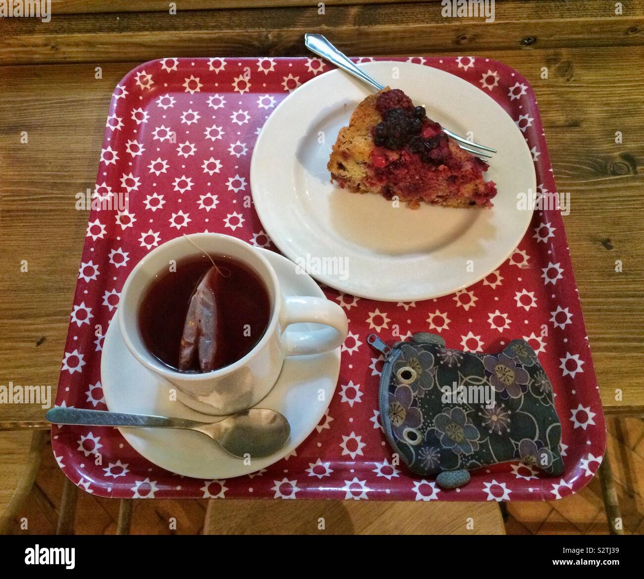 Tes and cake on a pretty tray Stock Photo - Alamy