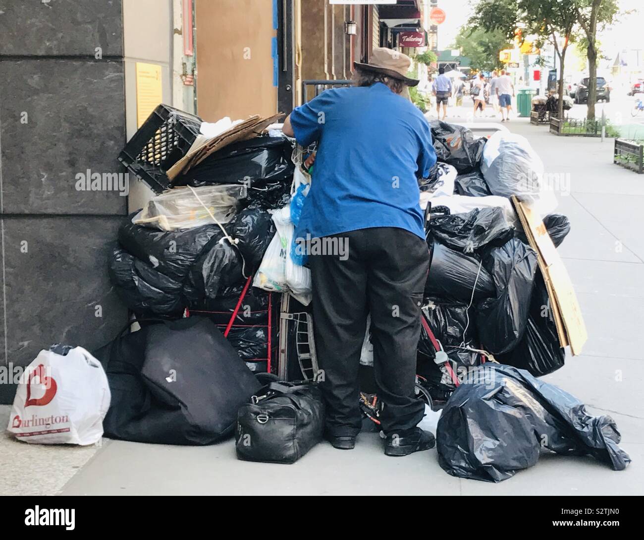 Homeless in new york city hi-res stock photography and images - Alamy