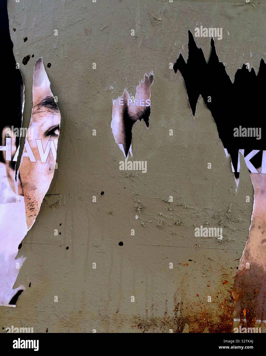 Ripped poster hi-res stock photography and images - Alamy