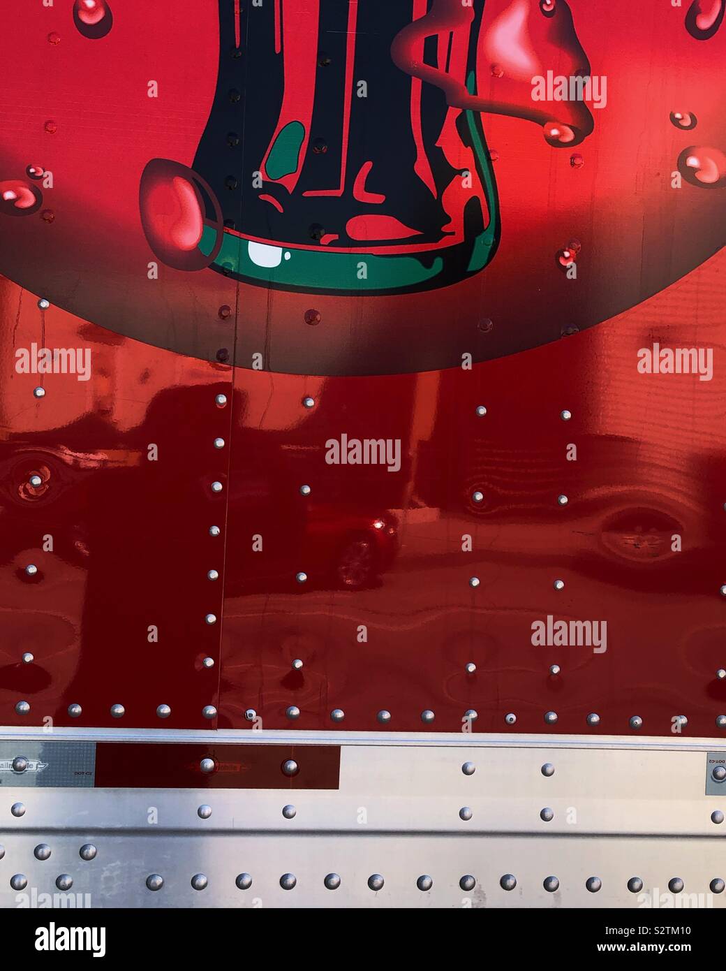 Coca cola logo delivery truck hi-res stock photography and images - Alamy