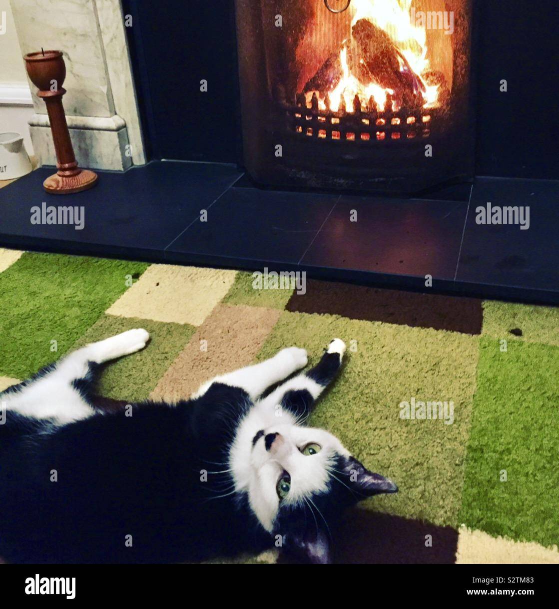 Indoor fire hi-res stock photography and images - Alamy