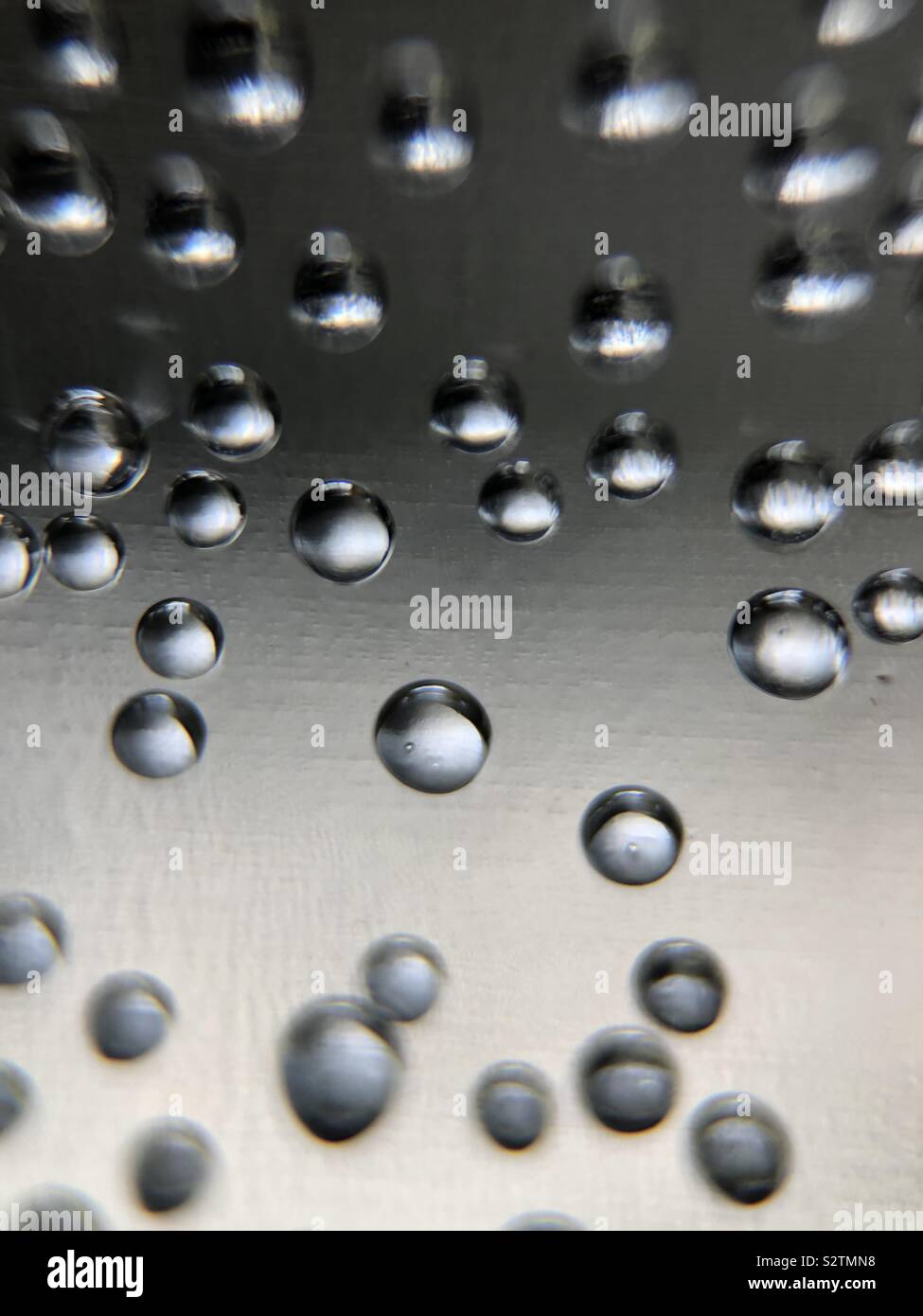 Magnified glass hi-res stock photography and images - Alamy