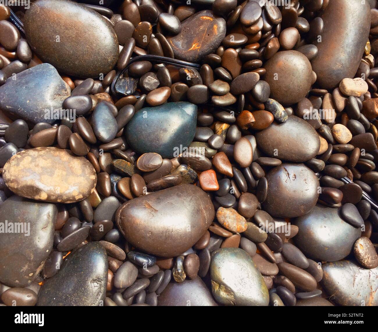 River stones hi-res stock photography and images - Alamy
