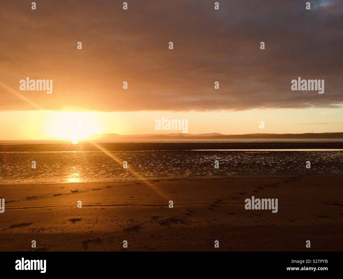 Nighttime on beach hi-res stock photography and images - Alamy