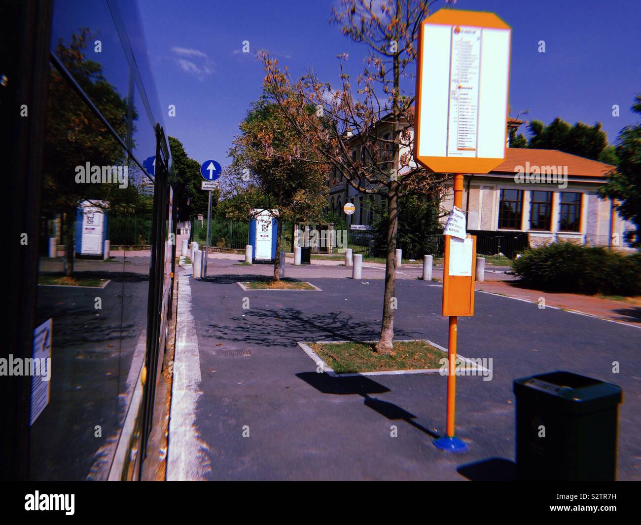 Bus stop in Muggiano, Lombardia, Italia, 2019 Stock Photo - Alamy