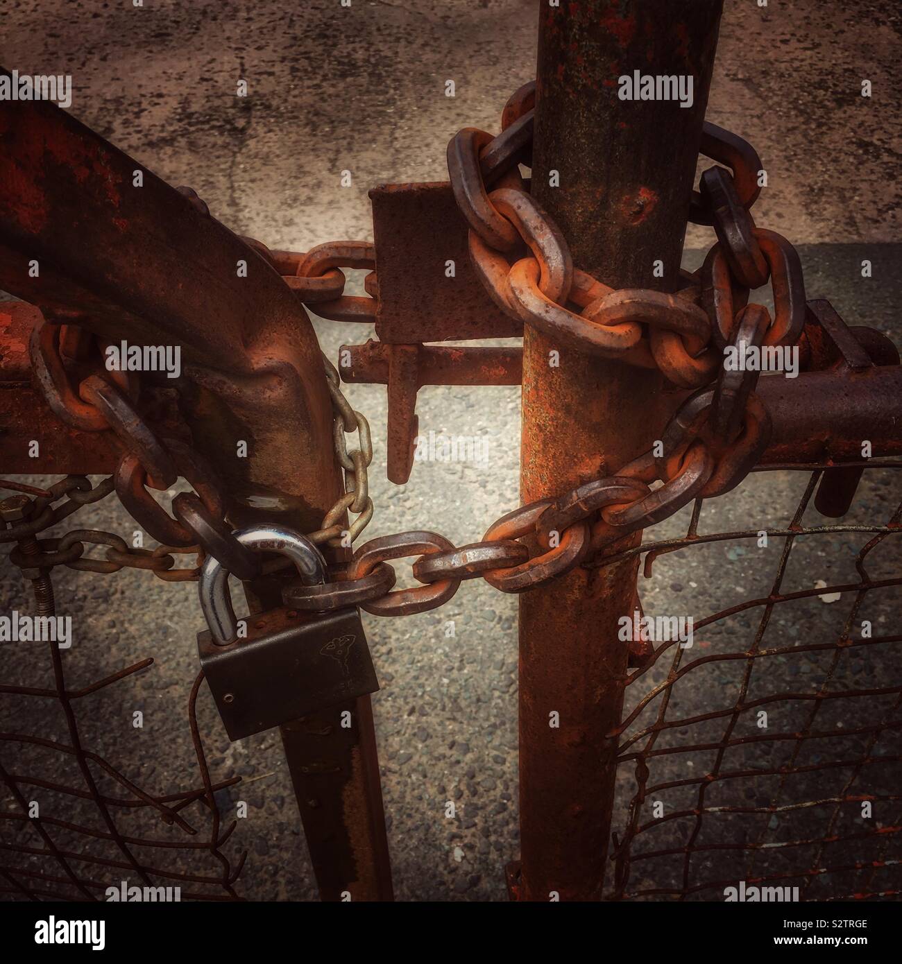 Heavy lock gate hi-res stock photography and images - Alamy