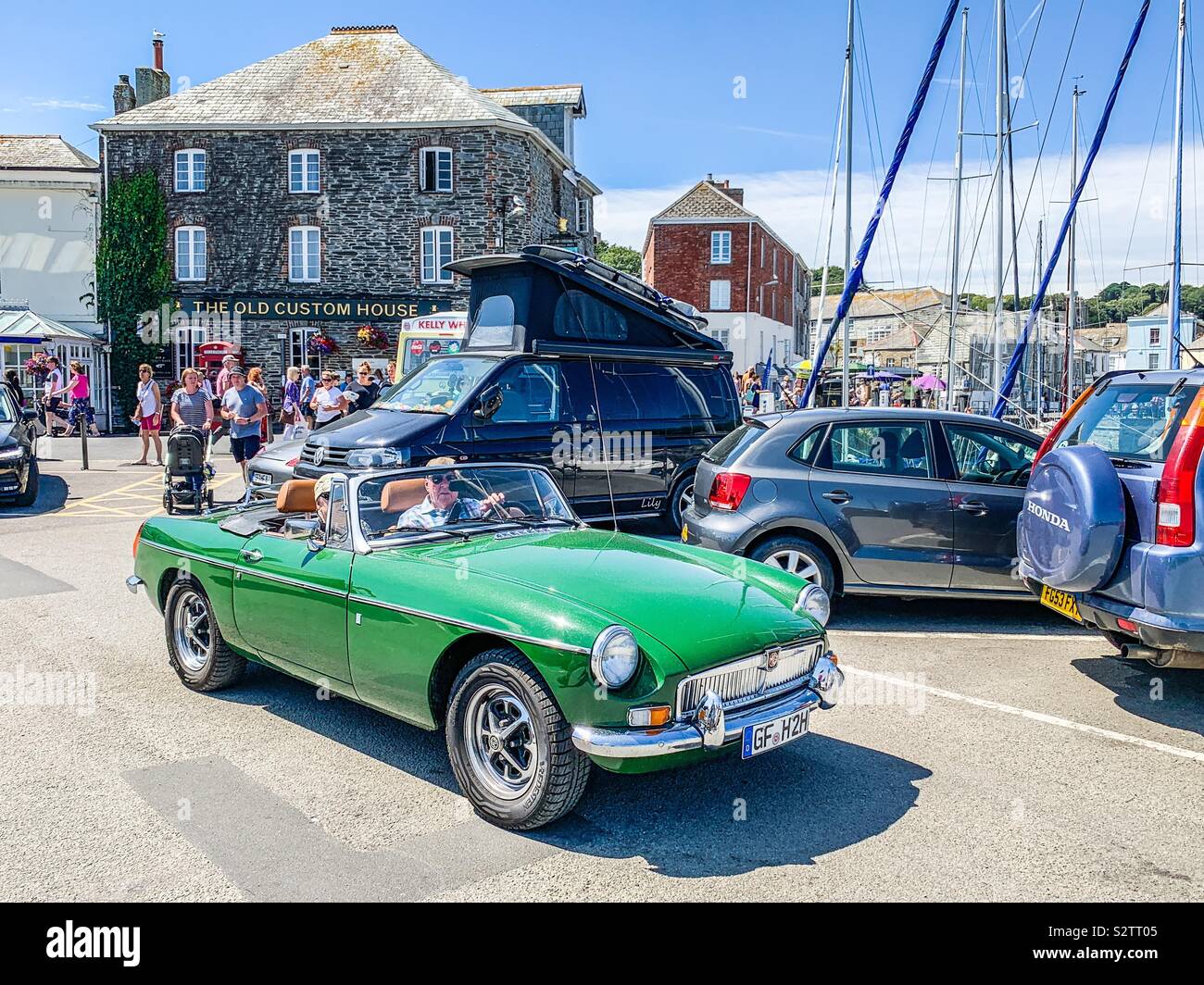 Mg car green hi-res stock photography and images - Alamy