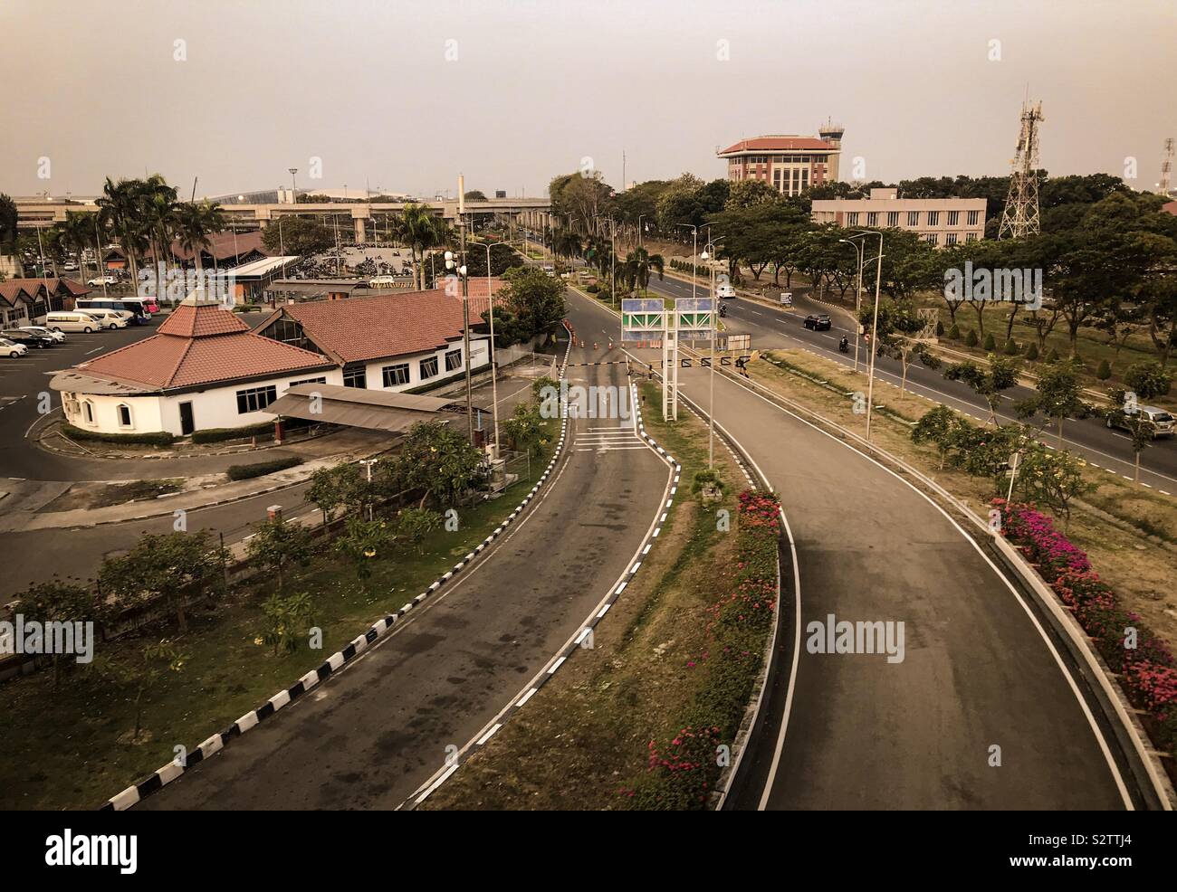 Clear road hi-res stock photography and images - Alamy