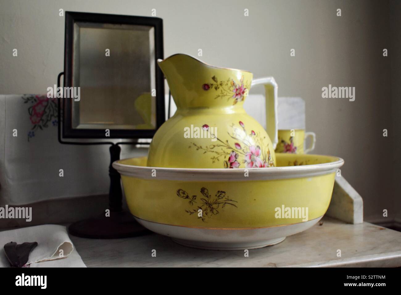 Bowl and pitcher hi-res stock photography and images - Alamy