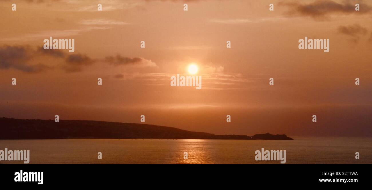 Beachside sunset hi-res stock photography and images - Alamy