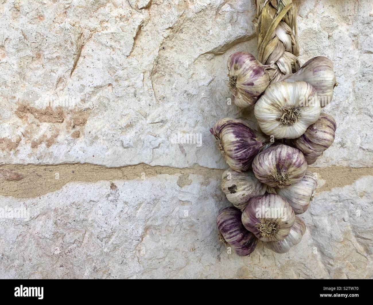 Braid of garlic hi-res stock photography and images - Alamy