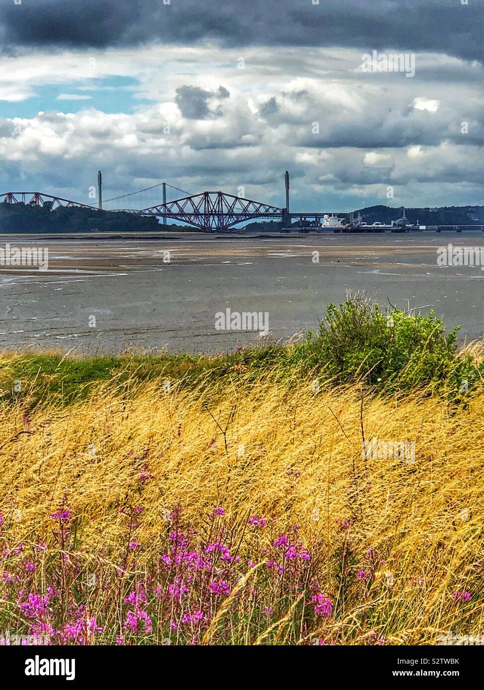 Cramond and river forth hi-res stock photography and images - Alamy