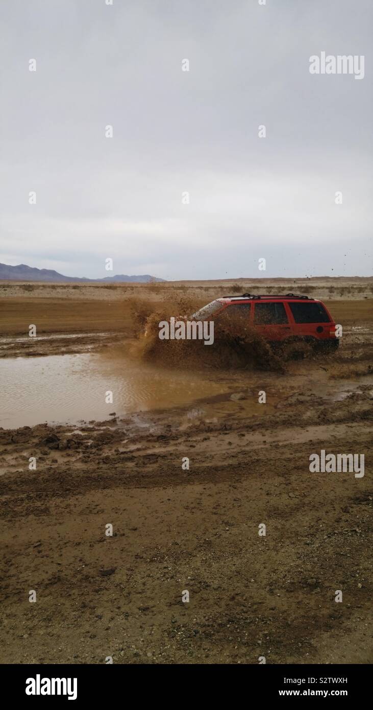 Splash mud hi-res stock photography and images - Alamy
