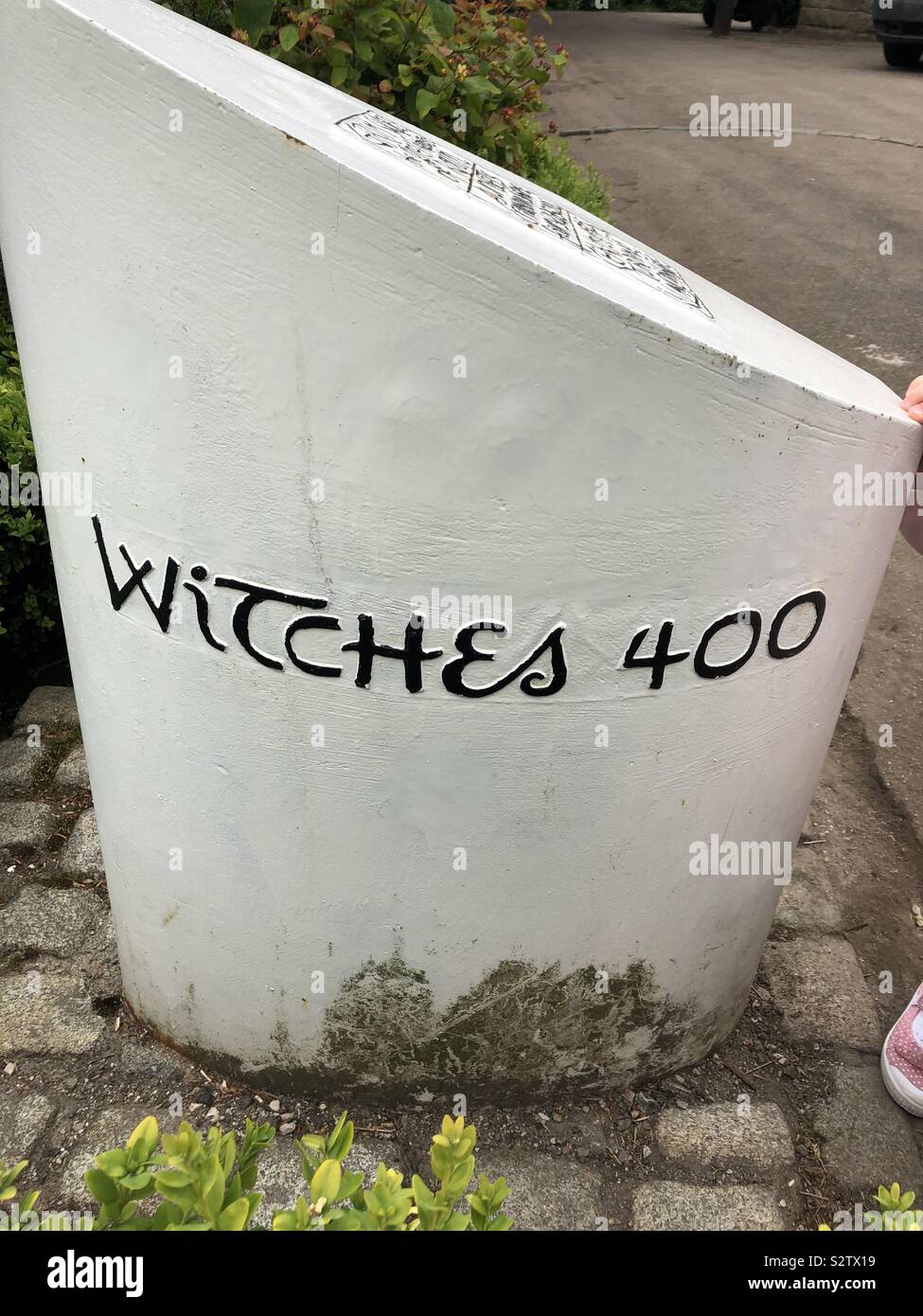 Witches sign hi-res stock photography and images - Alamy