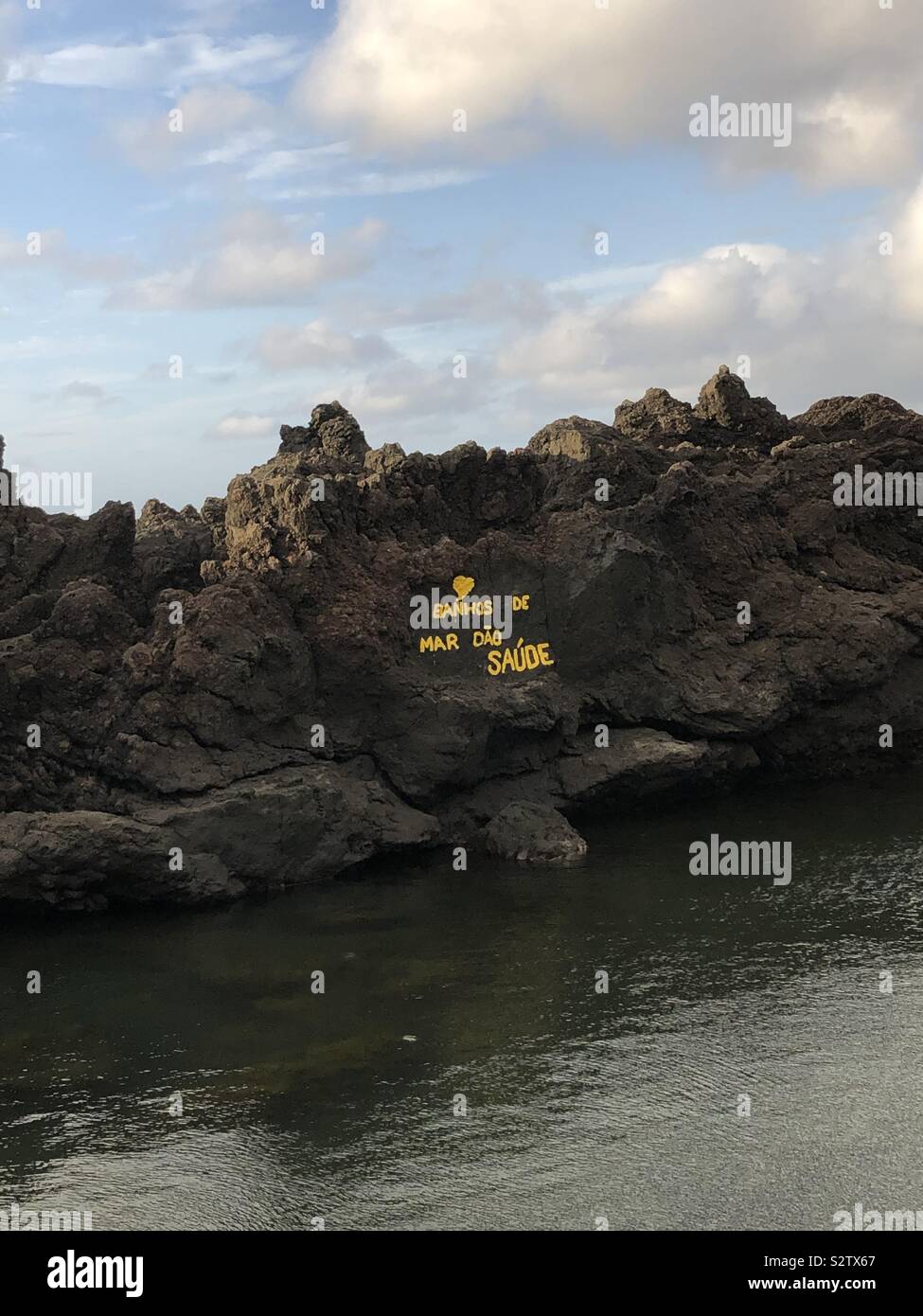 Banhos de mar dão saúde Stock Photo - Alamy