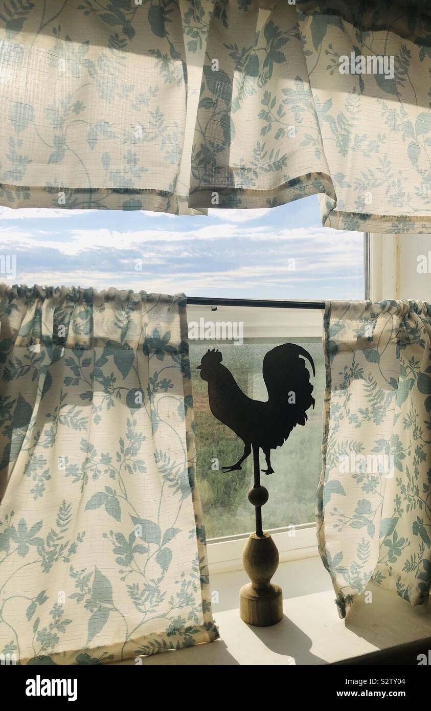 Rustic rooster hi-res stock photography and images - Alamy