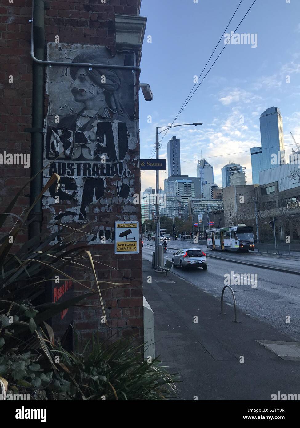 Melbourne city traffic buildings hi-res stock photography and images ...