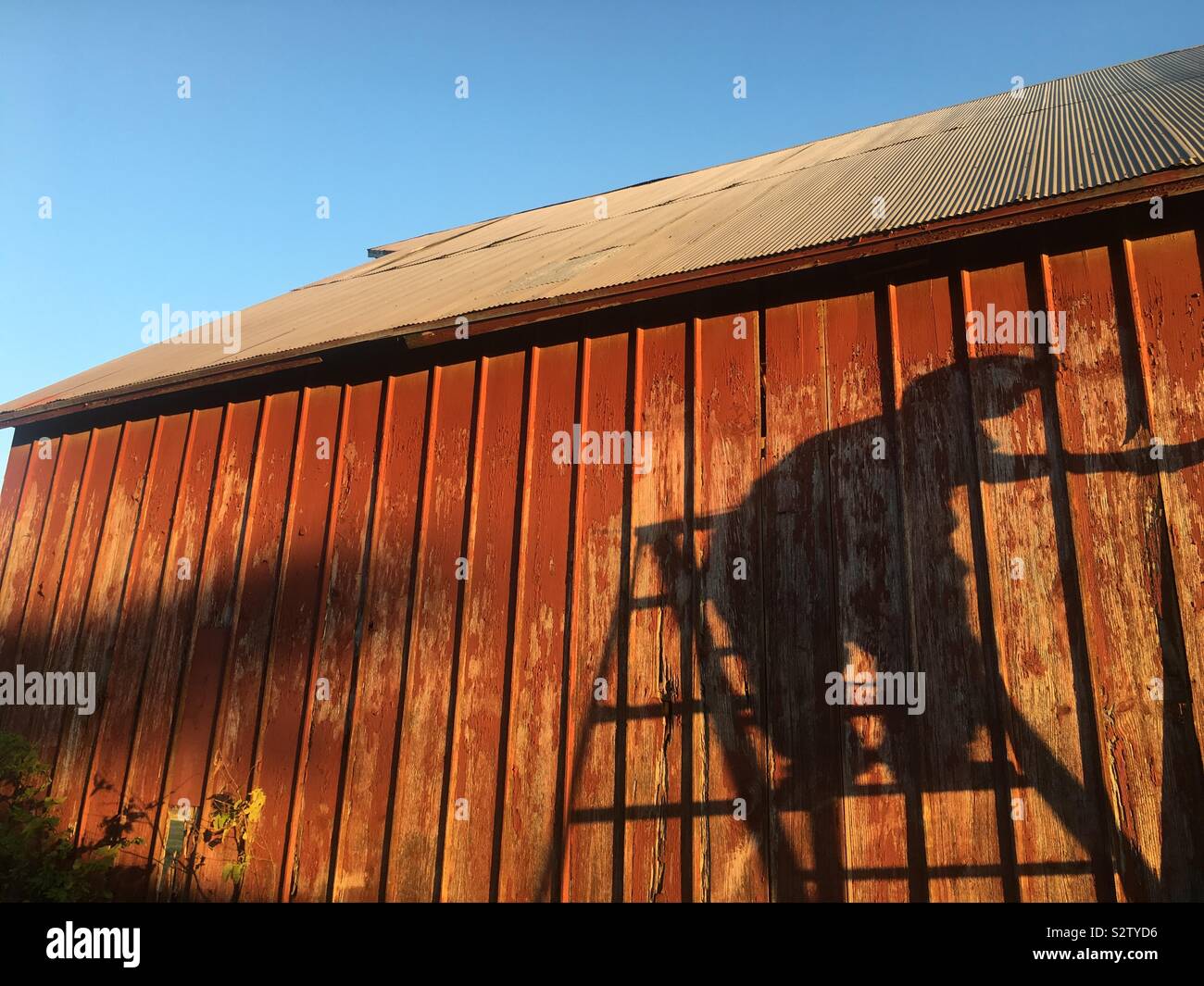 Working on the family barn in rural Kansas Stock Photo - Alamy