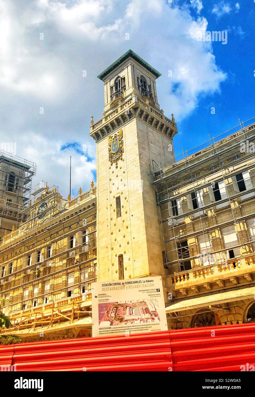 Havana train station hi-res stock photography and images - Alamy