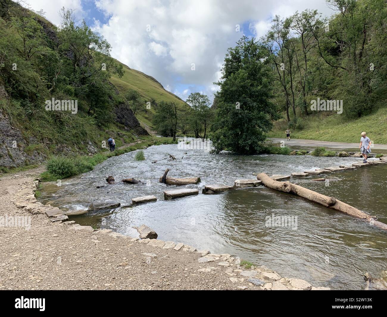 Dovedale stepping stones hi-res stock photography and images - Alamy