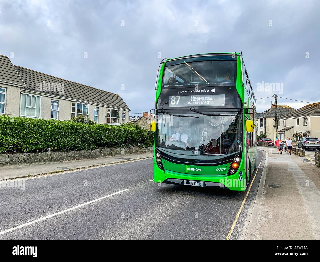 No. 87 bus to Newquay in Cornwall Stock Photo - Alamy