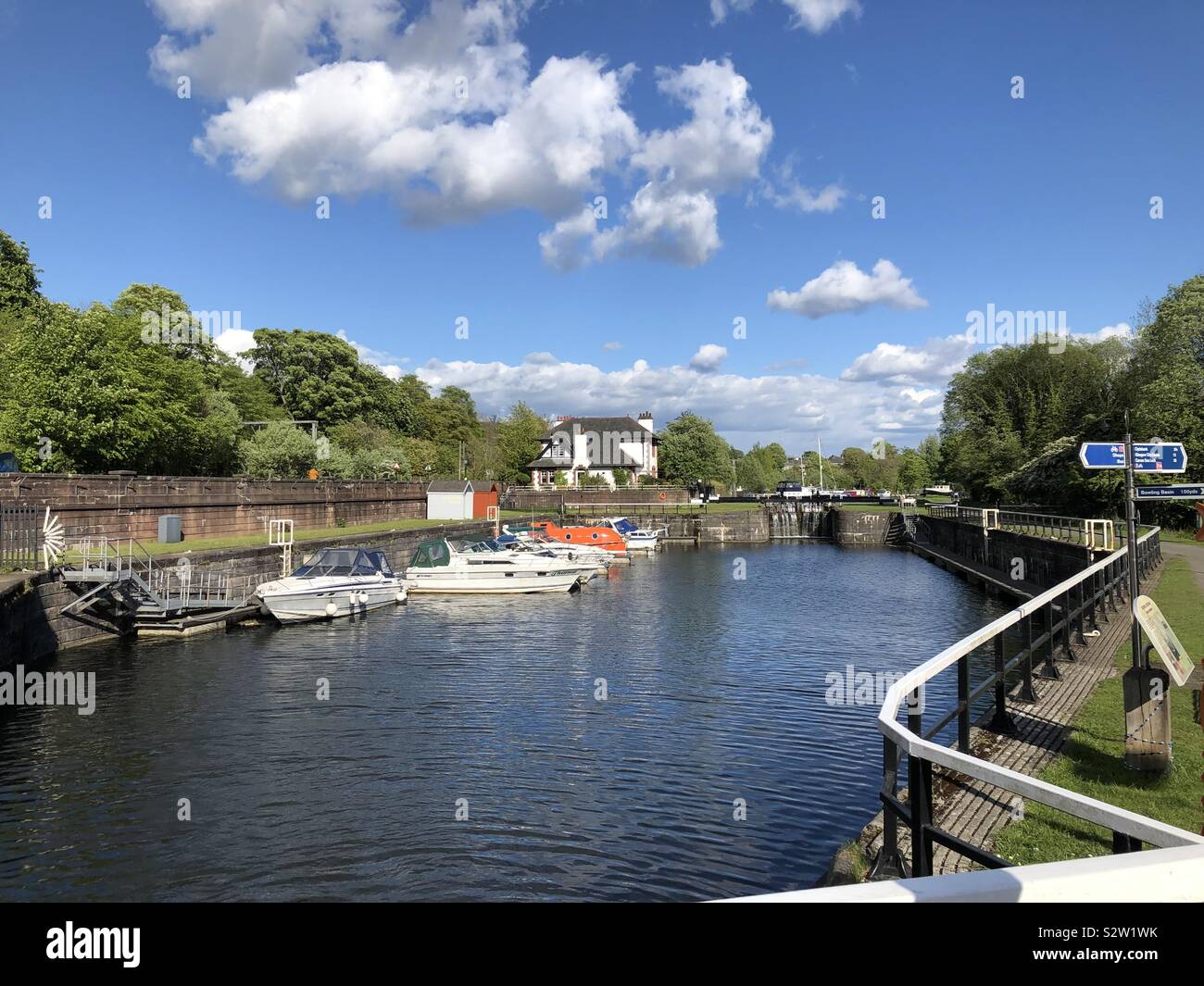Bowling scotland hi-res stock photography and images - Alamy