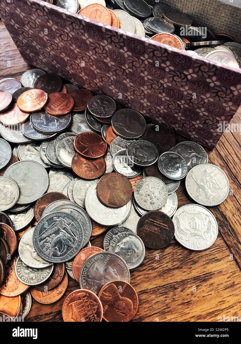 Foreign coins hi-res stock photography and images - Alamy