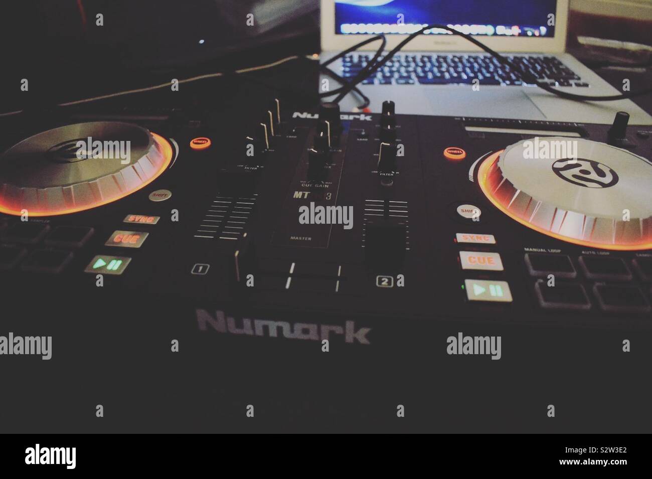 Dj set up hi-res stock photography and images - Alamy